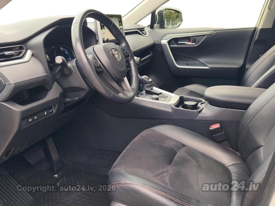 Balts Toyota RAV4 2022 Tallina, ar dzinēja tilpumu 2.49 L un nobraukumu 117 tūkst. km par 31995 €, foto 12 vietnē AUTOMOTO.COM.LV