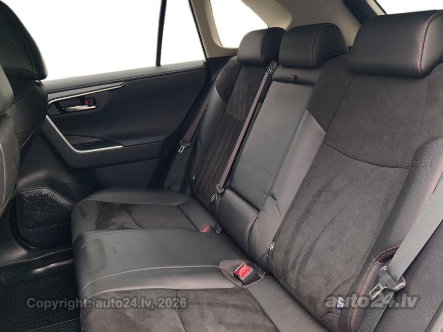 Balts Toyota RAV4 2022 Tallina, ar dzinēja tilpumu 2.49 L un nobraukumu 117 tūkst. km par 31995 €, foto 20 vietnē AUTOMOTO.COM.LV