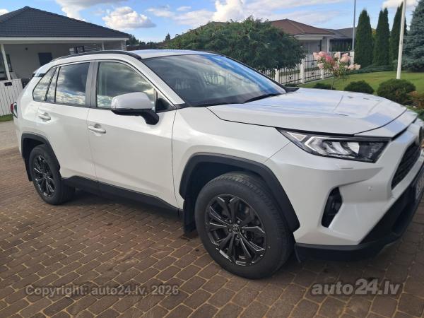 Toyota RAV4 2023 Tartu vietnÄ Balts Toyota RAV4 2023 Tartu, ar dzinÄja tilpumu 2.00 L un nobraukumu 52 tÅ«kst. km par 34999 ā¬, foto 3 vietnÄ AUTOMOTO.COM.LV