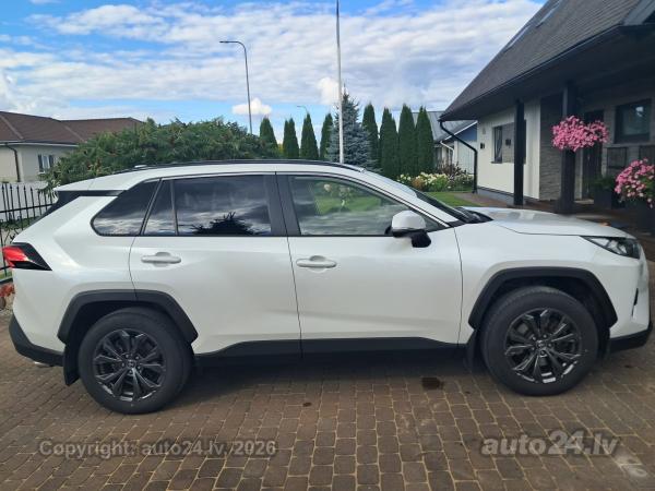 Toyota RAV4 2023 Tartu vietnÄ Balts Toyota RAV4 2023 Tartu, ar dzinÄja tilpumu 2.00 L un nobraukumu 52 tÅ«kst. km par 34999 ā¬, foto 4 vietnÄ AUTOMOTO.COM.LV