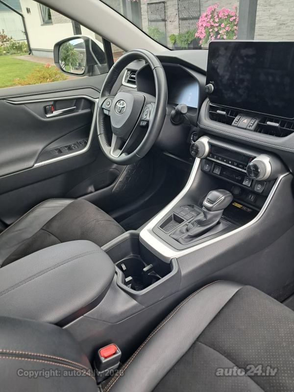 Toyota RAV4 2023 Tartu vietnÄ Balts Toyota RAV4 2023 Tartu, ar dzinÄja tilpumu 2.00 L un nobraukumu 52 tÅ«kst. km par 34999 ā¬, foto 10 vietnÄ AUTOMOTO.COM.LV