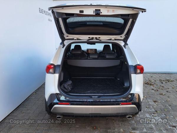 Balts Toyota RAV4 2024 Tallina, ar dzinēja tilpumu 2.49 L un nobraukumu 23 tūkst. km par 43995 €, foto 11 vietnē AUTOMOTO.COM.LV