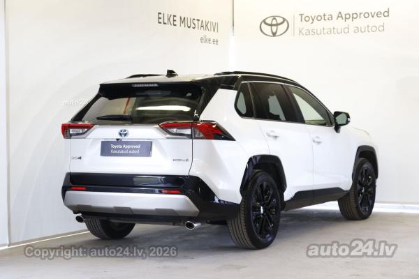 Balts Toyota RAV4 2024 Tallina, ar dzinēja tilpumu 2.49 L un nobraukumu 28 tūkst. km par 41900 €, foto 2 vietnē AUTOMOTO.COM.LV