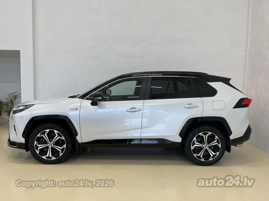 White Toyota RAV4 2024 in Rakvere, with an engine capacity of 2.49 L and mileage of 30 thousand km for 49490 €, photo 4 on AUTOMOTO.COM.LV