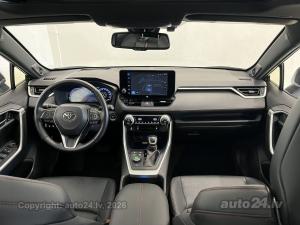 White Toyota RAV4 2024 in Rakvere, with an engine capacity of 2.49 L and mileage of 30 thousand km for 49490 €, photo 8 on AUTOMOTO.COM.LV