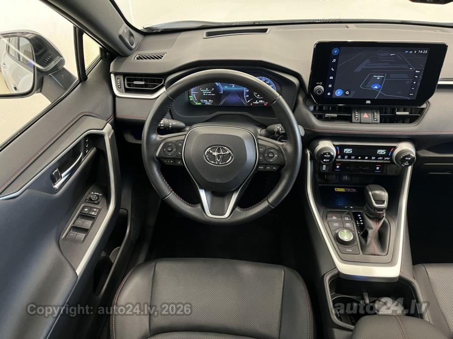 White Toyota RAV4 2024 in Rakvere, with an engine capacity of 2.49 L and mileage of 30 thousand km for 49490 €, photo 9 on AUTOMOTO.COM.LV