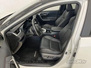 White Toyota RAV4 2024 in Rakvere, with an engine capacity of 2.49 L and mileage of 30 thousand km for 49490 €, photo 14 on AUTOMOTO.COM.LV