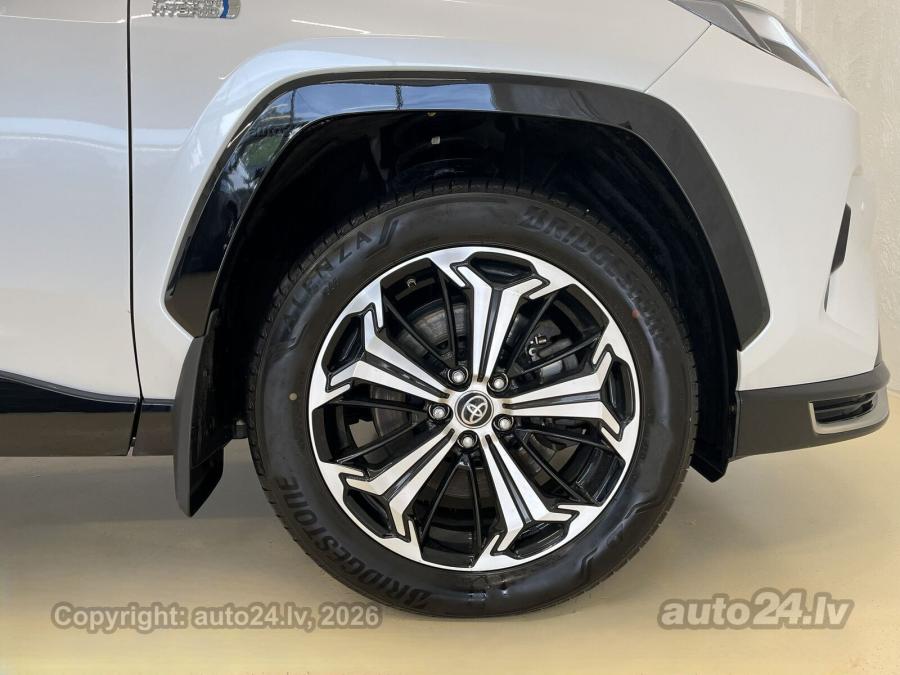 White Toyota RAV4 2024 in Rakvere, with an engine capacity of 2.49 L and mileage of 30 thousand km for 49490 €, photo 17 on AUTOMOTO.COM.LV