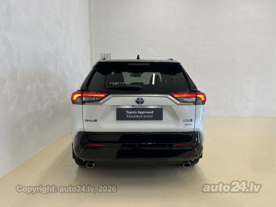 White Toyota RAV4 2024 in Rakvere, with an engine capacity of 2.49 L and mileage of 30 thousand km for 49490 €, photo 19 on AUTOMOTO.COM.LV