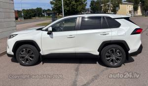 White Toyota RAV4 2024 in Tallinn, with an engine capacity of 2.50 L and mileage of 16 thousand km for 37900 €, photo 5 on AUTOMOTO.COM.LV