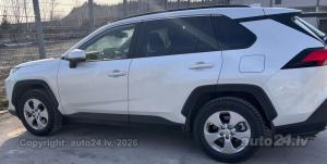 White Toyota RAV4 2024 in Tallinn, with an engine capacity of 2.50 L and mileage of 16 thousand km for 37900 €, photo 7 on AUTOMOTO.COM.LV