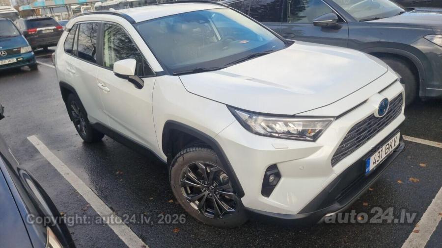 Balts Toyota RAV4 2025 Tallina, ar dzinēja tilpumu 2.50 L un nobraukumu 15 tūkst. km par 40500 €, foto 4 vietnē AUTOMOTO.COM.LV