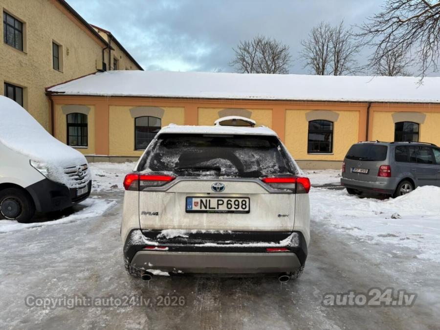 White Toyota RAV4 2025 in Tallinn, with an engine capacity of 2.50 L and mileage of 23 thousand km for 38990 €, photo 1 on AUTOMOTO.COM.LV