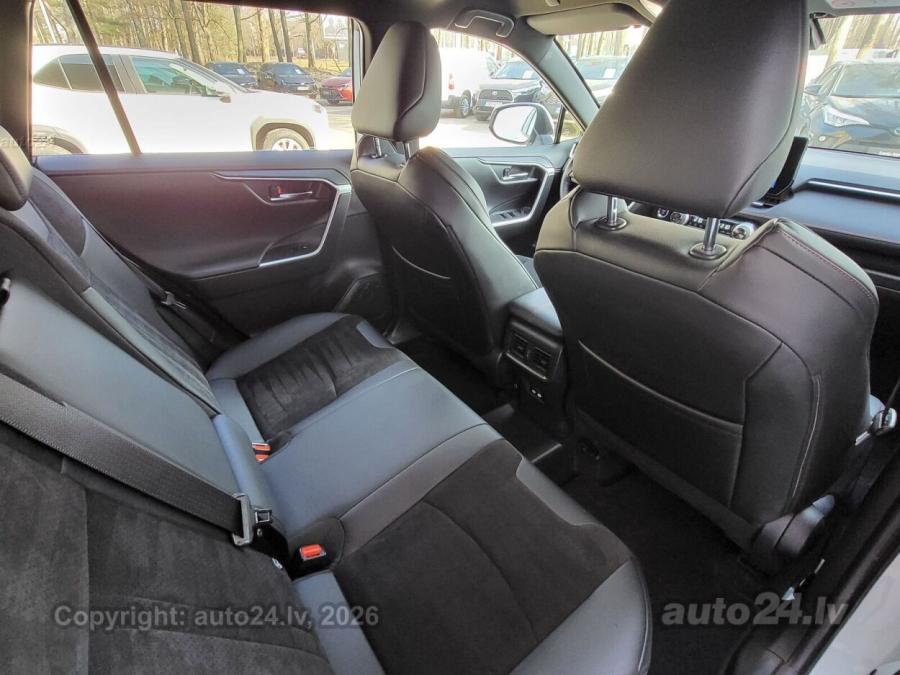 Balts Toyota RAV4 2025 Tallina, ar dzinēja tilpumu 2.49 L un nobraukumu 8 tūkst. km par 47495 €, foto 7 vietnē AUTOMOTO.COM.LV