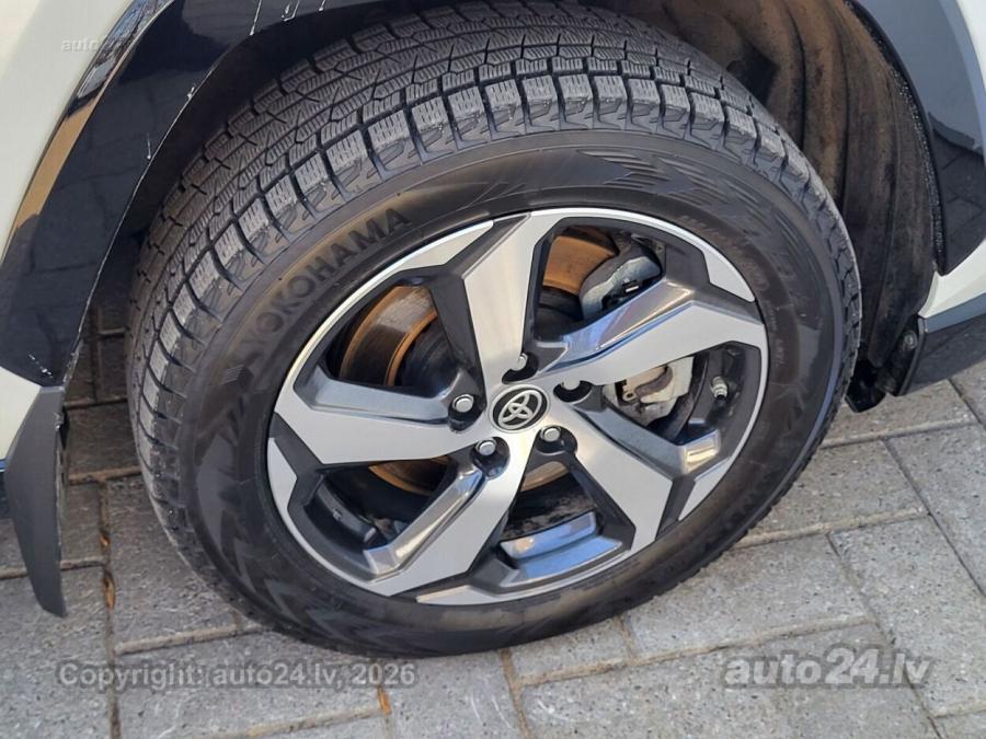 Balts Toyota RAV4 2025 Tallina, ar dzinēja tilpumu 2.49 L un nobraukumu 8 tūkst. km par 47495 €, foto 15 vietnē AUTOMOTO.COM.LV