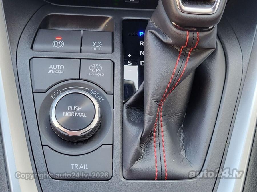 Balts Toyota RAV4 2025 Tallina, ar dzinēja tilpumu 2.49 L un nobraukumu 8 tūkst. km par 47495 €, foto 17 vietnē AUTOMOTO.COM.LV