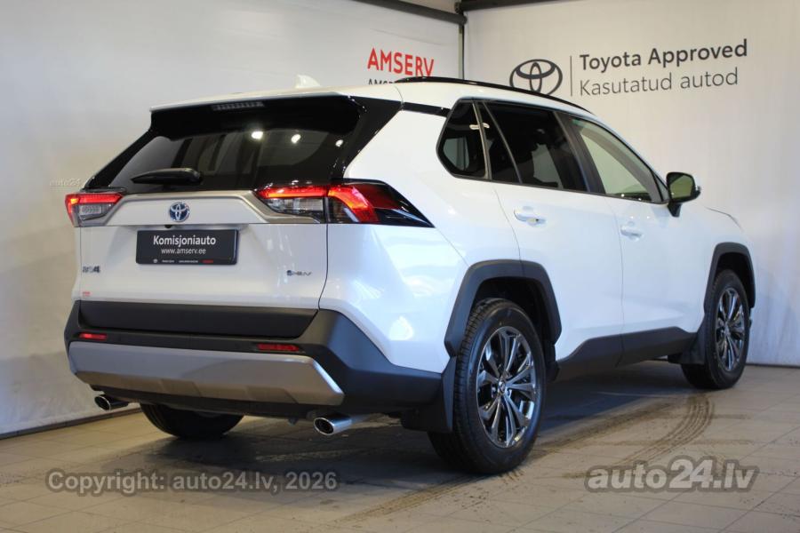 Balts Toyota RAV4 2025 Tallina, ar dzinēja tilpumu 2.50 L un nobraukumu 5 tūkst. km par 40990 €, foto 3 vietnē AUTOMOTO.COM.LV