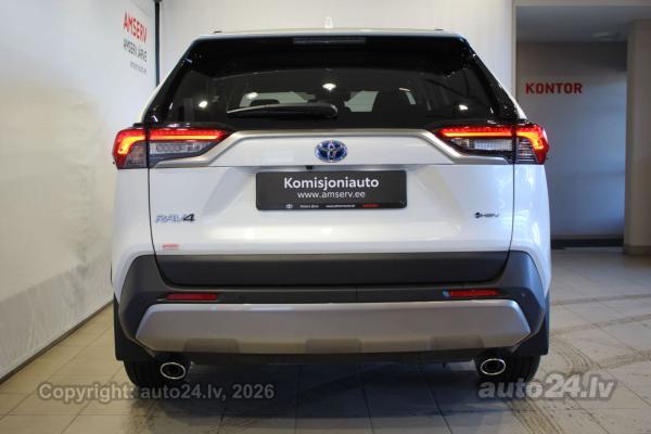 Balts Toyota RAV4 2025 Tallina, ar dzinēja tilpumu 2.50 L un nobraukumu 5 tūkst. km par 40990 €, foto 4 vietnē AUTOMOTO.COM.LV