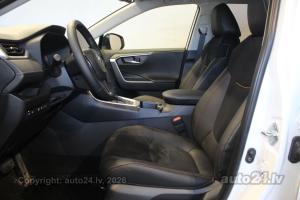 Balts Toyota RAV4 2025 Tallina, ar dzinēja tilpumu 2.50 L un nobraukumu 5 tūkst. km par 40990 €, foto 12 vietnē AUTOMOTO.COM.LV