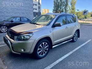 Dzeltens Toyota RAV4 2008 Rīga, ar dzinēja tilpumu 2.20 L un nobraukumu 267 tūkst. km par 3600 €, foto  vietnē AUTOMOTO.COM.LV