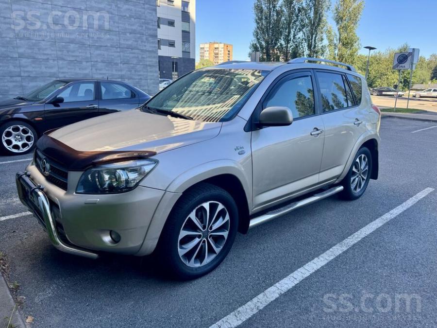 Dzeltens Toyota RAV4 2008 Rīga, ar dzinēja tilpumu 2.20 L un nobraukumu 267 tūkst. km par 3600 €, foto 1 vietnē AUTOMOTO.COM.LV