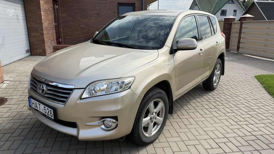 Dzeltens Toyota RAV4 2011 Marijampole, ar dzinēja tilpumu 2.23 L un nobraukumu 222 tūkst. km par 7900 €, foto 1 vietnē AUTOMOTO.COM.LV
