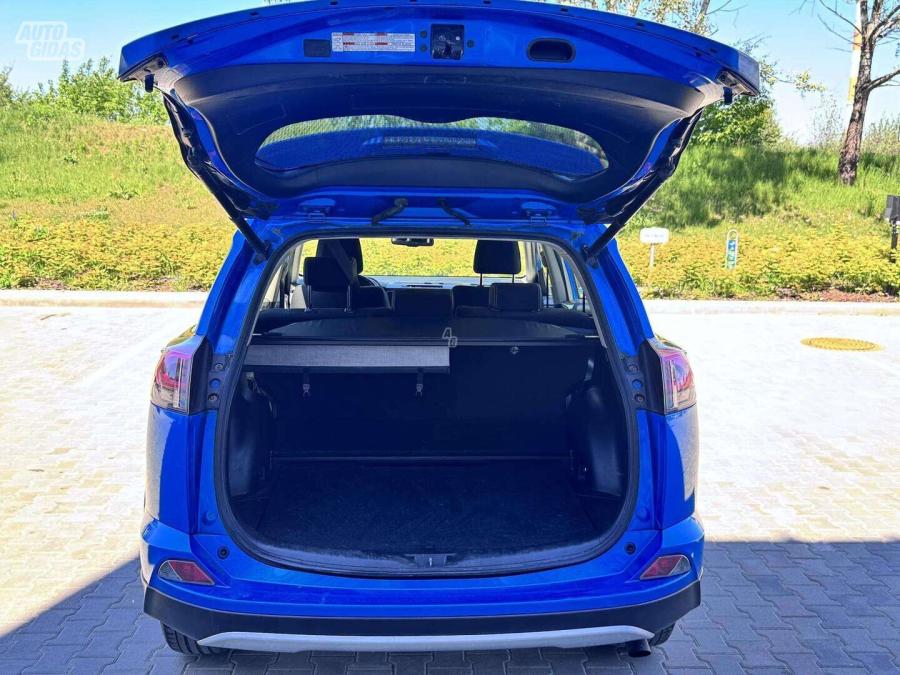 Yellow Toyota RAV4 2016 in Vilnius, with an engine capacity of 0.00 L and mileage of 210 thousand km for 16250 €, photo 13 on AUTOMOTO.COM.LV
