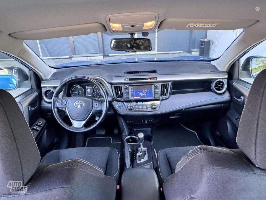 Yellow Toyota RAV4 2016 in Vilnius, with an engine capacity of 0.00 L and mileage of 210 thousand km for 16250 €, photo 19 on AUTOMOTO.COM.LV