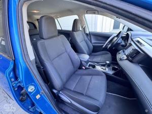 Yellow Toyota RAV4 2016 in Vilnius, with an engine capacity of 0.00 L and mileage of 210 thousand km for 16250 €, photo 23 on AUTOMOTO.COM.LV
