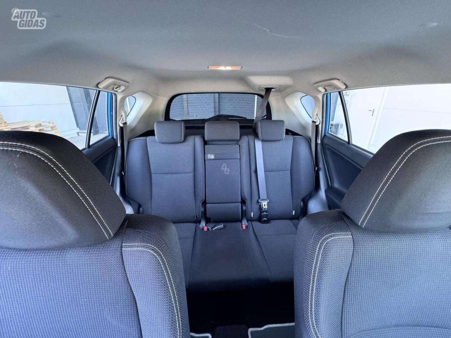 Yellow Toyota RAV4 2016 in Vilnius, with an engine capacity of 0.00 L and mileage of 210 thousand km for 16250 €, photo 24 on AUTOMOTO.COM.LV