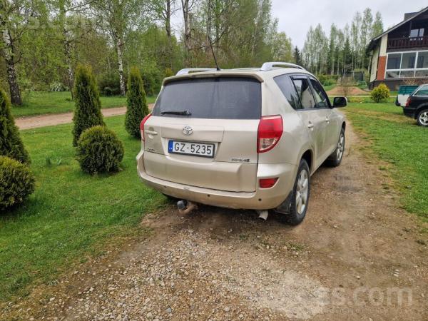 Dzeltens Toyota RAV4 2007 Rīga, ar dzinēja tilpumu 2.00 L un nobraukumu 331 tūkst. km par 4200 €, foto 1 vietnē AUTOMOTO.COM.LV