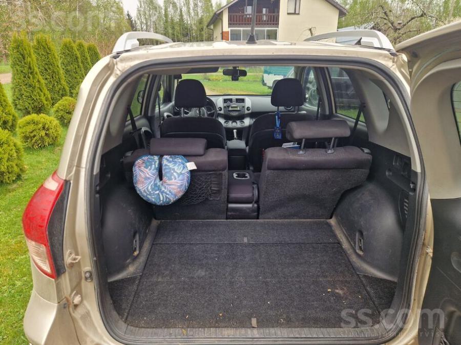 Dzeltens Toyota RAV4 2007 Rīga, ar dzinēja tilpumu 2.00 L un nobraukumu 331 tūkst. km par 4200 €, foto 6 vietnē AUTOMOTO.COM.LV