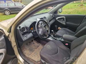 Dzeltens Toyota RAV4 2007 Rīga, ar dzinēja tilpumu 2.00 L un nobraukumu 331 tūkst. km par 4200 €, foto 8 vietnē AUTOMOTO.COM.LV
