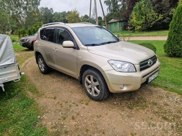 Dzeltens Toyota RAV4 2007 Rīga, ar dzinēja tilpumu 2.00 L un nobraukumu 334 tūkst. km par 3750 €, foto 4 vietnē AUTOMOTO.COM.LV