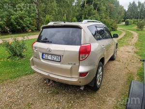 Dzeltens Toyota RAV4 2007 Rīga, ar dzinēja tilpumu 2.00 L un nobraukumu 334 tūkst. km par 3750 €, foto 5 vietnē AUTOMOTO.COM.LV