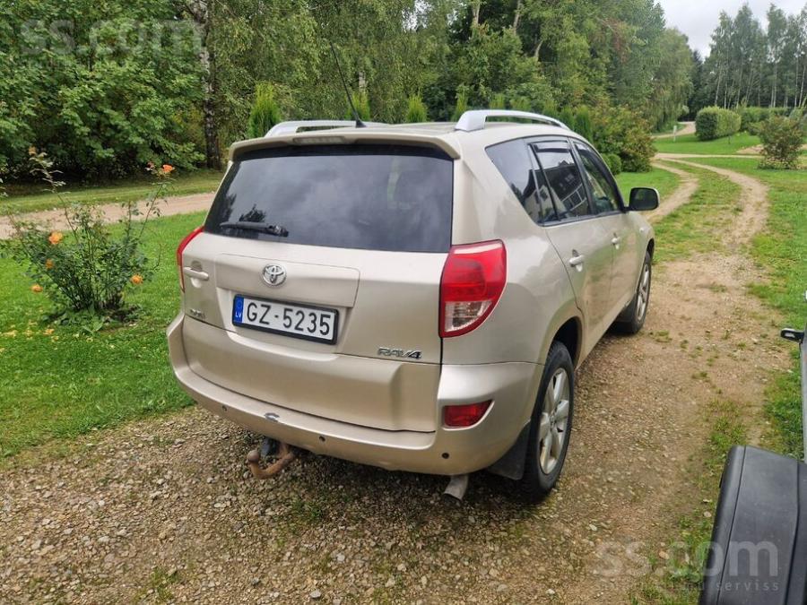 Dzeltens Toyota RAV4 2007 Rīga, ar dzinēja tilpumu 2.00 L un nobraukumu 334 tūkst. km par 3750 €, foto 5 vietnē AUTOMOTO.COM.LV