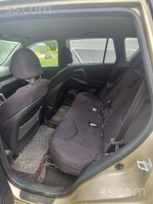 Dzeltens Toyota RAV4 2007 Rīga, ar dzinēja tilpumu 2.00 L un nobraukumu 334 tūkst. km par 3750 €, foto 6 vietnē AUTOMOTO.COM.LV
