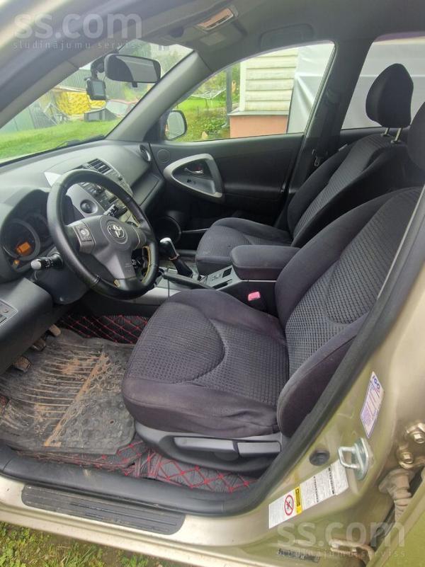 Dzeltens Toyota RAV4 2007 Rīga, ar dzinēja tilpumu 2.00 L un nobraukumu 334 tūkst. km par 3750 €, foto 7 vietnē AUTOMOTO.COM.LV