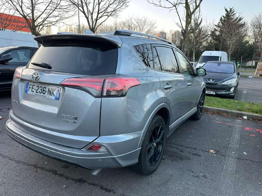 Yellow Toyota RAV4 2019 in Vilnius, with an engine capacity of 0.00 L and mileage of 238 thousand km for 13500 €, photo 11 on AUTOMOTO.COM.LV