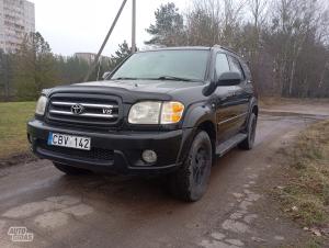 Melns Toyota Sequoia 2001 Kauņa, ar dzinēja tilpumu 4.70 L un nobraukumu 198 tūkst. km par 6700 €, foto  vietnē AUTOMOTO.COM.LV