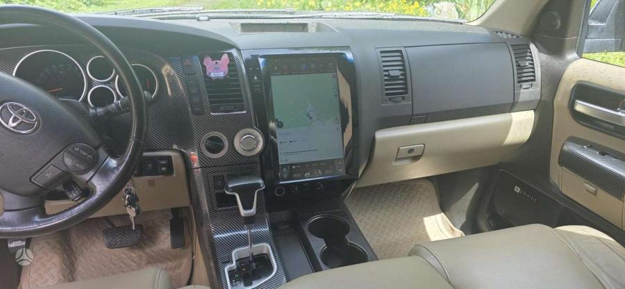 Brūns Toyota Sequoia 2008 Viļņa, ar dzinēja tilpumu 5.66 L un nobraukumu 512 tūkst. km par 19000 €, foto 8 vietnē AUTOMOTO.COM.LV