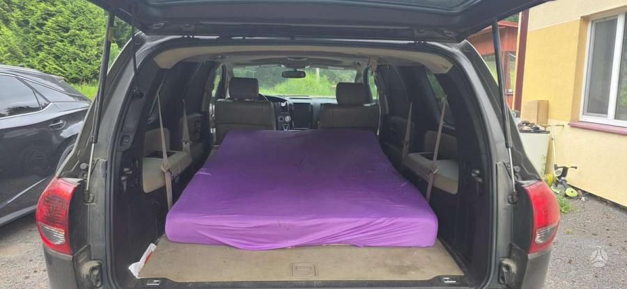 Brūns Toyota Sequoia 2008 Viļņa, ar dzinēja tilpumu 5.66 L un nobraukumu 512 tūkst. km par 19000 €, foto 15 vietnē AUTOMOTO.COM.LV