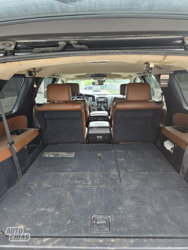 Toyota Sequoia 2012 in Vilnius, with an engine capacity of 5.70 L and mileage of 250 thousand km for 19999 €, photo 5 on AUTOMOTO.COM.LV