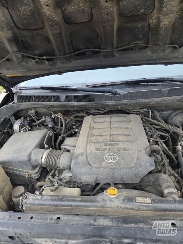Toyota Sequoia 2012 in Vilnius, with an engine capacity of 5.70 L and mileage of 250 thousand km for 19999 €, photo 9 on AUTOMOTO.COM.LV