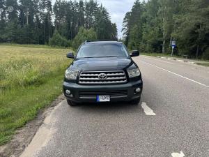 Green Toyota Sequoia 2008 in Vilnius, with an engine capacity of 5.66 L and mileage of 237 thousand km for 18700 €, photo 4 on AUTOMOTO.COM.LV