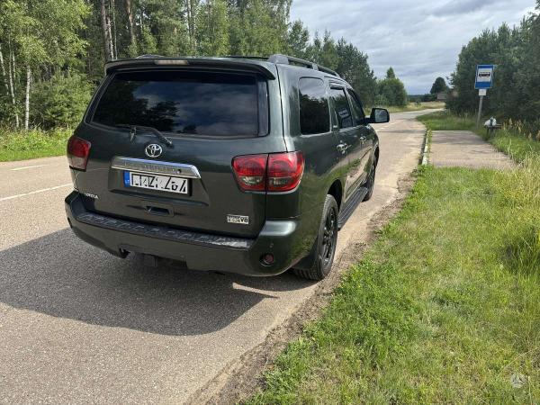 Green Toyota Sequoia 2008 in Vilnius, with an engine capacity of 5.66 L and mileage of 237 thousand km for 18700 €, photo 6 on AUTOMOTO.COM.LV