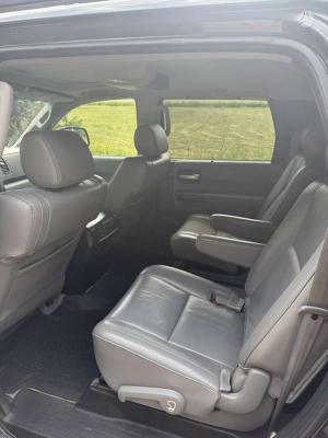 Green Toyota Sequoia 2008 in Vilnius, with an engine capacity of 5.66 L and mileage of 237 thousand km for 18700 €, photo 12 on AUTOMOTO.COM.LV