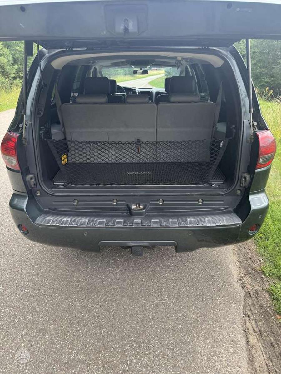 Green Toyota Sequoia 2008 in Vilnius, with an engine capacity of 5.66 L and mileage of 237 thousand km for 18700 €, photo 15 on AUTOMOTO.COM.LV