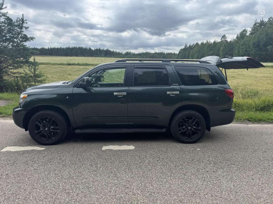 Green Toyota Sequoia 2008 in Vilnius, with an engine capacity of 5.66 L and mileage of 237 thousand km for 18700 €, photo 16 on AUTOMOTO.COM.LV