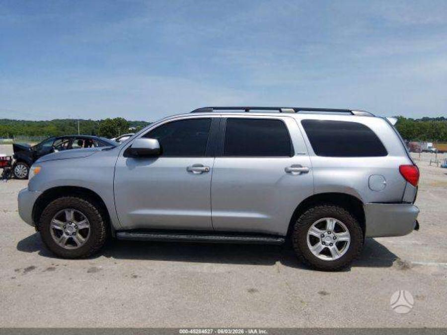 Grey Toyota Sequoia 2017 in Klaipeda, with an engine capacity of 5.70 L and mileage of 317 thousand km for 9300 €, photo 7 on AUTOMOTO.COM.LV